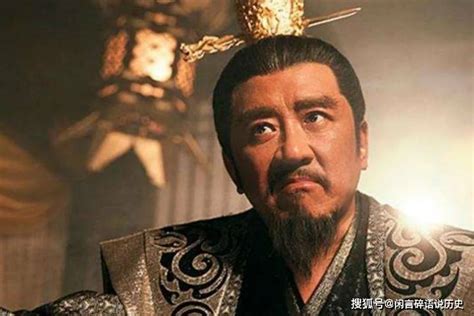 五代南吴国主杨行密，为保基业装瞎子隐忍三年；妻子为了试探当其面与奴仆偷情淮南三郎乱世