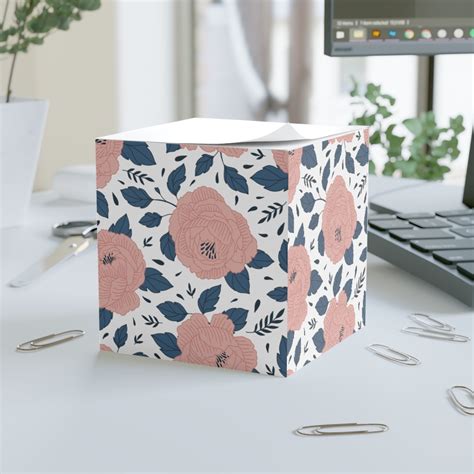 Floral Note Cube Her Track