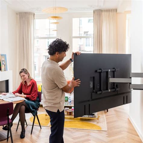 Perfect Full Motion Wall Mount For Lg G2 Oled Series Vogels