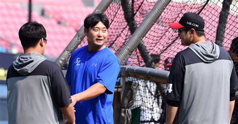 포토 삼성 김재성 친정 식구들과 반가운 인사