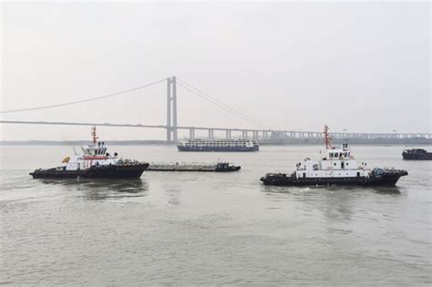 【交付】我公司同日出厂2艘全回转近海拖船 江苏省镇江船厂集团欢迎您