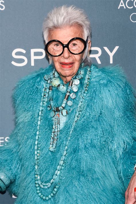 Iris Apfel Celebra Su Cumpleaños Número 100 Tan Elegante Como Siempre