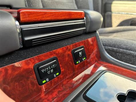 Toyota Century Standard Model 2015 Black M 198317 Km Details