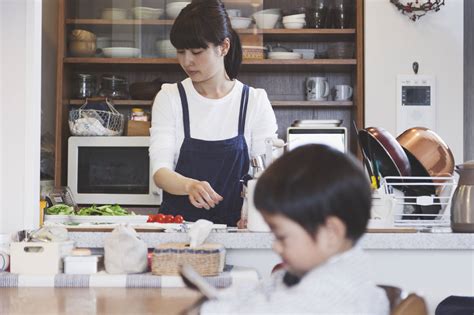 30代の主婦が抱えている悩みとは？改善策や新しい自分の見つけ方 Teniteo テニテオ
