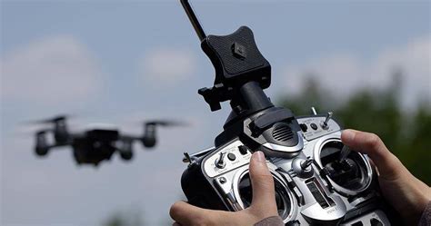 د ایران پارلمان په پوځي او امنیتي سیمو کې د ملکي ډرون الوتنو د بندیز