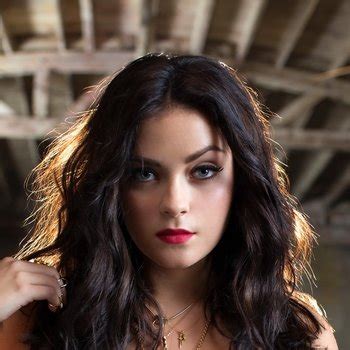 Alexandra Tyler Babe Page Watch This Centerfold On FreeOnes