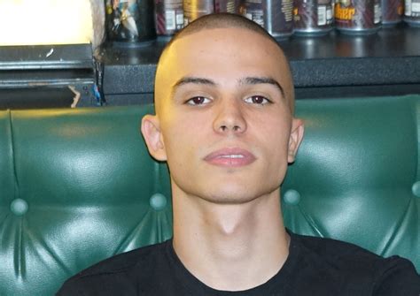 Moja Devojka Je Mnogo Poznata Vojaž Smuvao Poznatu Pevačicu Ne Krije Da Je Odlepio Za Njom