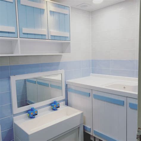 어린이집화장실 로봇변기 유아세면대 어린이집인테리어 블루타일 신씨네나무이야기 신씨네인테리어 Facebook