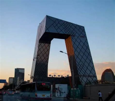 盤點老外眼中中國最丑的十大建築央視褲衩樓居然不是第一 iFuun