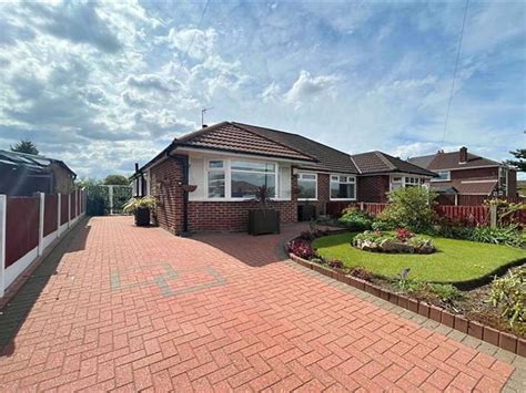 1 Bed Semi Detached Bungalow For Sale In Bankfield Road Sale M33 Zoopla