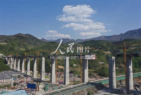 湖北保康：郑万高铁工程建设进度过半 人民图片网