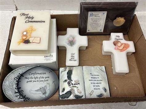 Assorted Decor Isabell Auction