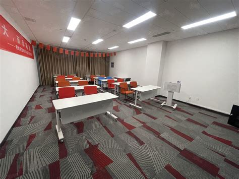 【10图】豪华独一份（银丰财富广场）（广场）（玉兰广场）精装带家具济南高新奥体中心银丰财富广场写字楼出租 济南58同城