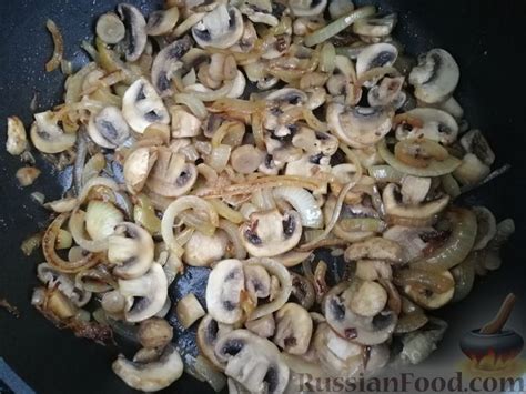 Рецепт Мясо по французски с грибами и соусом бешамель на