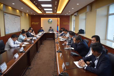 Зам тээврийн хөгжлийн сайдын шуурхай хуралдлаа Зам тээврийн яам