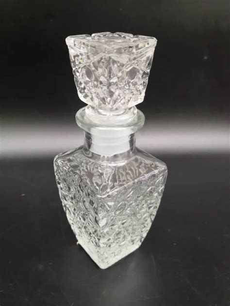 ขวดคริสตัล ขวดใส่เหล้า ไวน์ ทรงเหลี่ยม ขวดใส่เครื่องดื่ม ใส่น้ำหอม พร้อมฝาจุกปิด ขนาด 300 มล