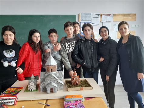 სოფელ გამარჯვების საჯარო სკოლის მერვე კლასი