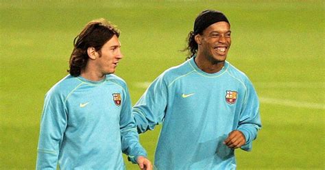 Throwback Ronaldinho Shows Teen Messi How To Do Unreal Elastico Skill