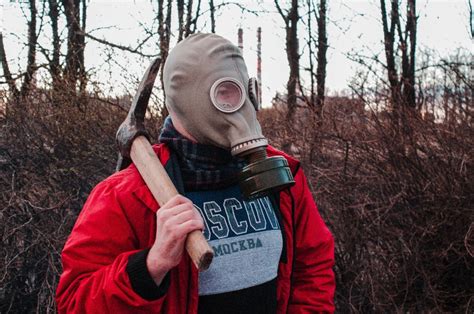 Создать мем выживание в чернобыле противогазы человек в противогазе Картинки Meme