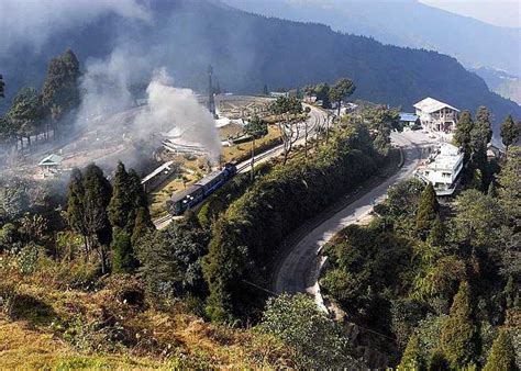 Batasia Loop Darjeeling Homestay Timings Entry Fees Holidify