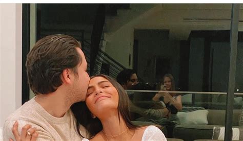 Fashion Pulis Insta Scoop Netizens Wonder If Lovi Poe Got Engaged