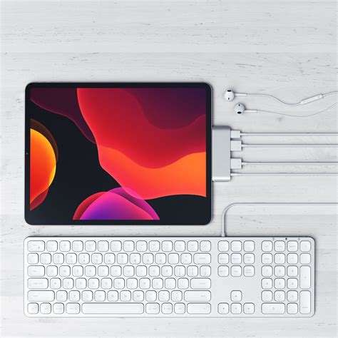 Satechi Usb C Mobile Pro Hub Review Carplay Life