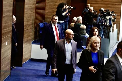 Пеевски Да изберат Рашков за председател и служебен премиер Lupa Bg