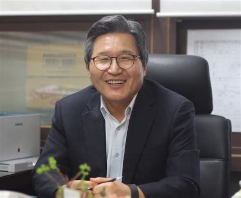 하드 소프트 휴먼웨어 융합 신산업화 등 새 인력 창출에 최선 다할 터” 세상을 바라보는 열린신문 아시아헤럴드