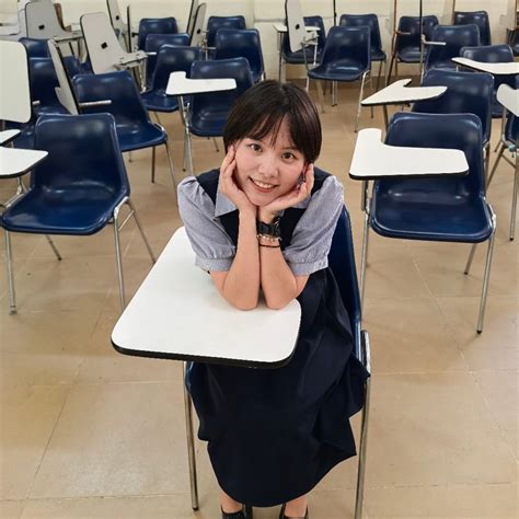 និស្សិតប្រុសម្នាក់ ស្រក់ទឹកភ្នែកព្រោះស្វា 🐒 កាល ពី ខែ មុន ស្វា មួយ ក្បាល បាន ចូល ទៅ ក្នុង