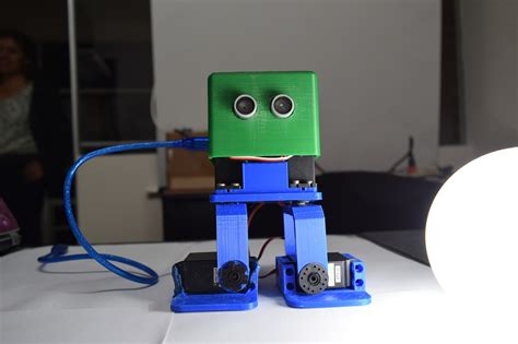 robot berkaki dua robotika foto gratis di pixabay pixabay