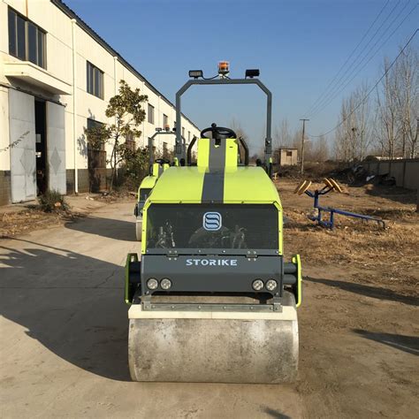 压路机道路基层的压实技巧山东思拓瑞克工程机械有限公司