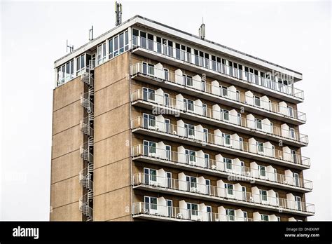 Ddr Plattenbau Fotos Und Bildmaterial In Hoher Auflösung Alamy