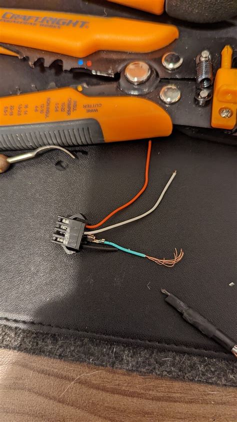 Identification Of A Male Connector Off A Bespoke USB Cable Rectangular Connectors