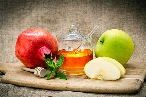 로쉬 하샤나 석류 사과와 꿀 유대인 새해 축하를위한 전통 음식 Rosh Hashanah 0명에 대한 스톡 사진 및 기타 이미지 Istock