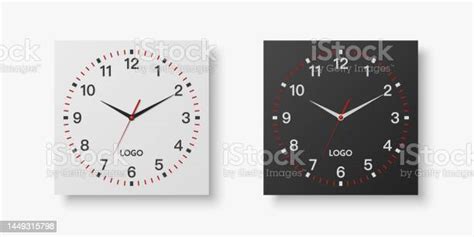 벡터 3d 현실적인 흰색 검은색 사각형 벽 사무실 시계 세트 흰색에 격리된 디자인 템플릿 로마 숫자로 다이얼합니다 브랜딩을 위한 벽시계의 모형과 격리된 광고 시계 문자판