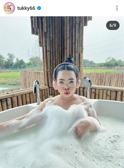 ตุ๊กกี้ สุดารัตน์ เปลื้องผ้าลงอ่างสุดเซ็กซี่ ทำหนุ่มๆ แห่ซูมตาแตกทะลุฟองสบู่