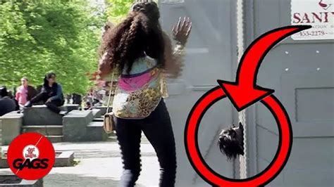 دوربین مخفی خنده دار با موضوع سگ خیابانی در حمام عمومی