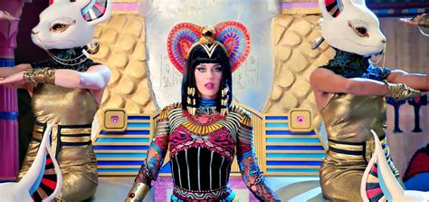 Katy Perry Uma Fantoche Illuminati Dissimulada Parte 1 A Mídia