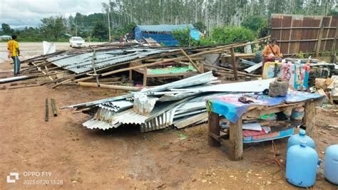 ကွတ်ခိုင်မြို့နယ်၊ မန်နောင်ကျေးရွာ၌ လေပြင်းတိုက်ခတ်မှုကြောင့် အိမ်ခ