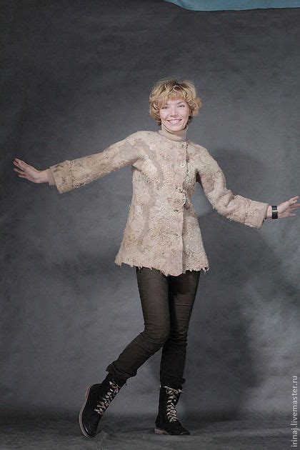 Купить или заказать валяный жакет Ореховый в интернет магазине на Ярмарке Мастеров Плотный