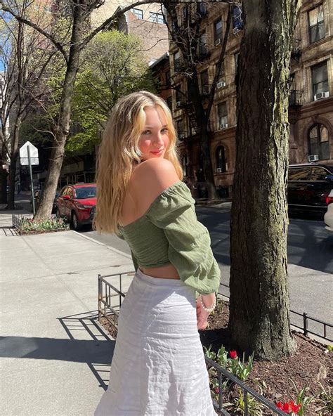 Emily Tressa Most Beautiful Transgender Girl Youtubers
