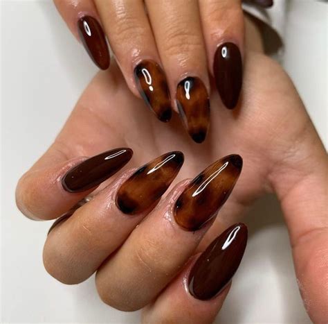 Trendy Tortoise Shell Nail Art