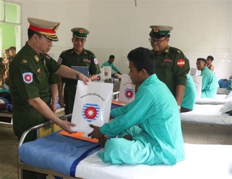 စစ်တွေမြို့ရှိ တပ်မတော်ဆေးရုံ၌ တက်ရောက်ဆေးကုသမှုခံယူနေသူများအားကြည့်ရှုအားပေး Myawady Webportal