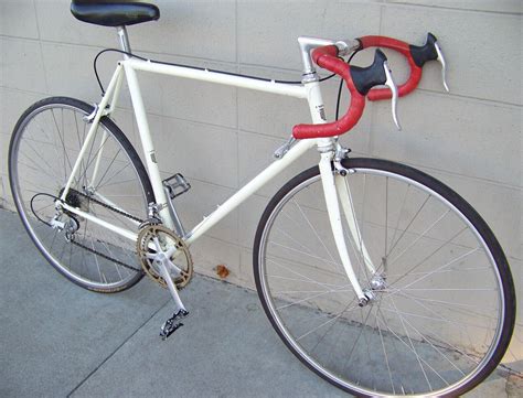 Vintage Univega Competizione Road Bike With Suntour Superbe
