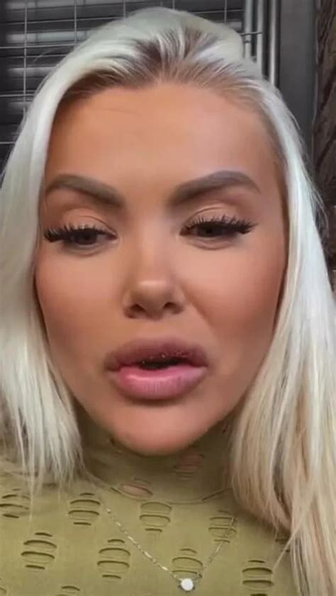 ГИ ИЗВАДИ СИЛИКОНИТЕ ПОТОА ОТИДЕ НА НОВА ИНТЕРВЕНЦИЈА Сања Станковиќ на ремонт