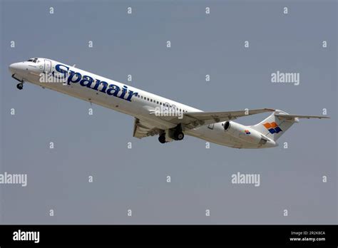 Spanair McDonnell Douglas MD-83 (DC-9-83) (REG: EC-GNY) taking off ...