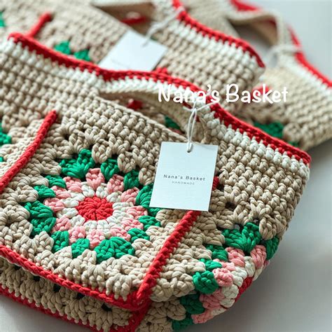 나나 Nana On Instagram 불꽃놀이 모티브 사각 토트백” 많은 관심 가져 주셔서 감사합니다 ️완제품은 순차적으로 작업해서 발송하고 있어요 제작 기간이