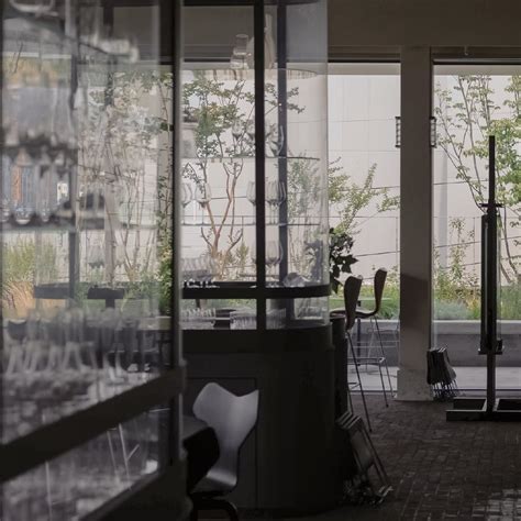 Bar Postscript 바포스트스크립트 바피에스 •menu• 풍성한 식사를 위해 애피타이저로 시작하기 좋은 플레이트를 두 가지 추천합니다 •cigarette