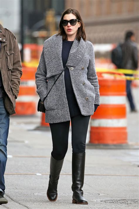 Pregnant Anne Hathaway Out And About In New York Hawtcelebs