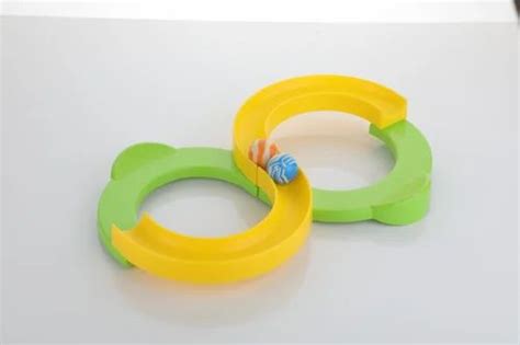8 Shape Infinite Loop Interaction Creative Track With 3 Bouncing Balls